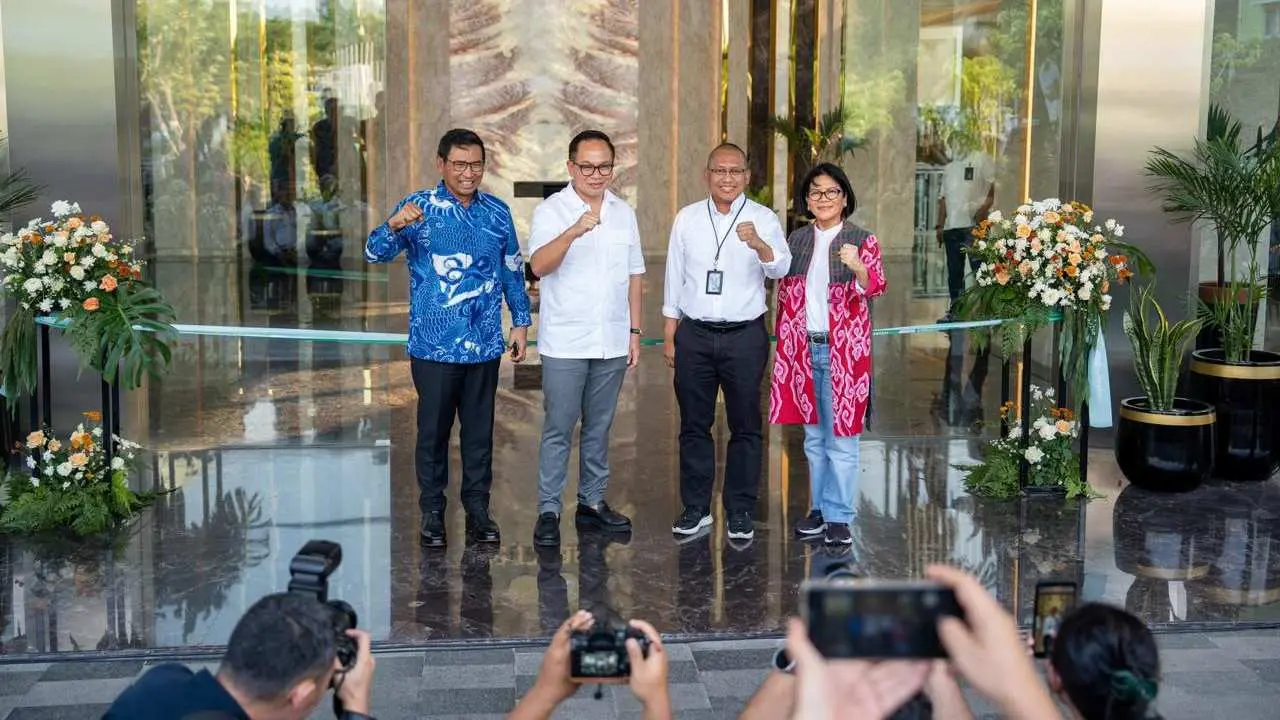 Wamen BUMN Resmikan The Gade Tower, Green Building Milik Pegadaian ...