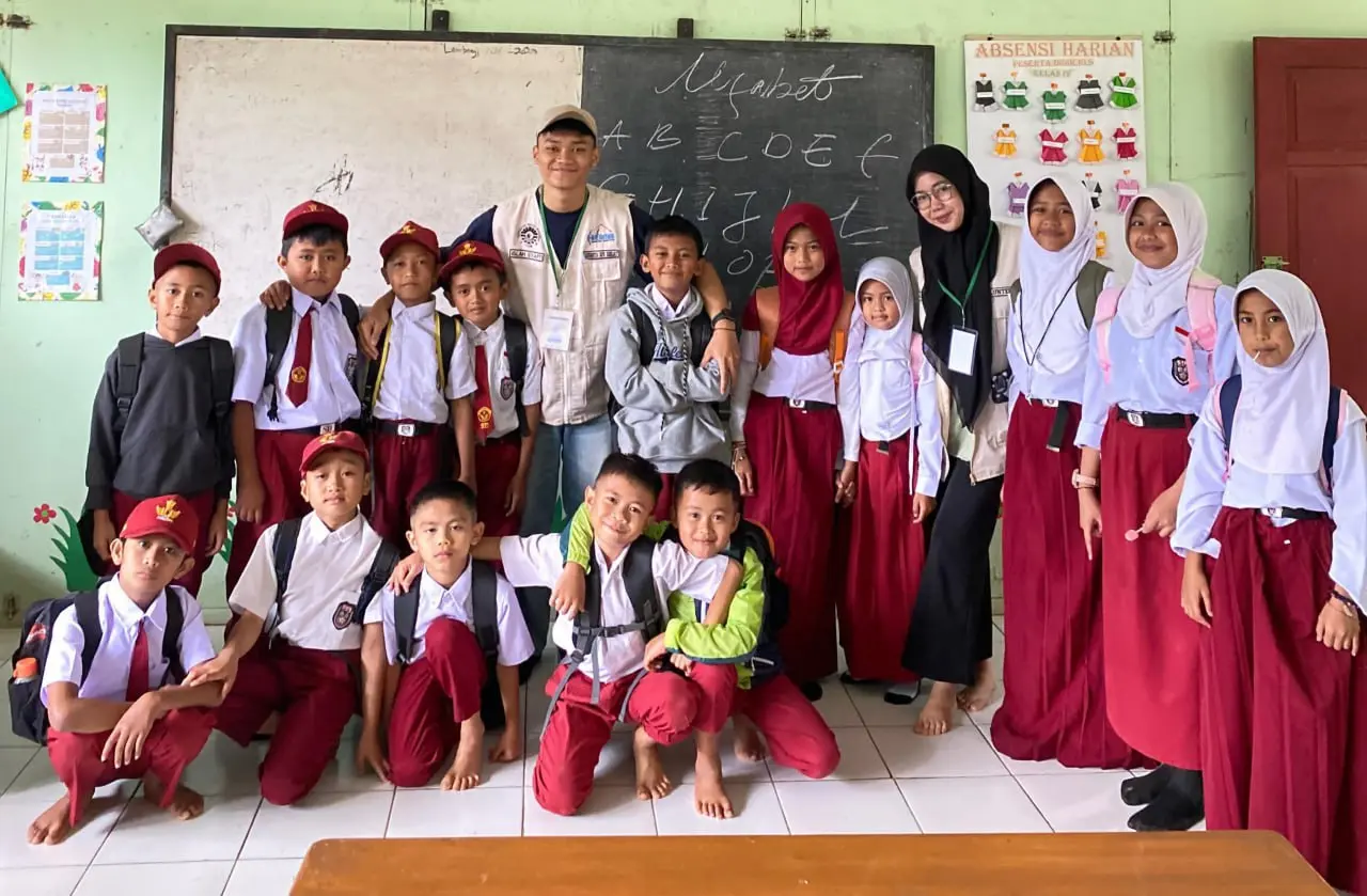 Mahasiswa FEB UNM Bantu Siswa SD di Gowa Lewat Program Pendidikan dan ...