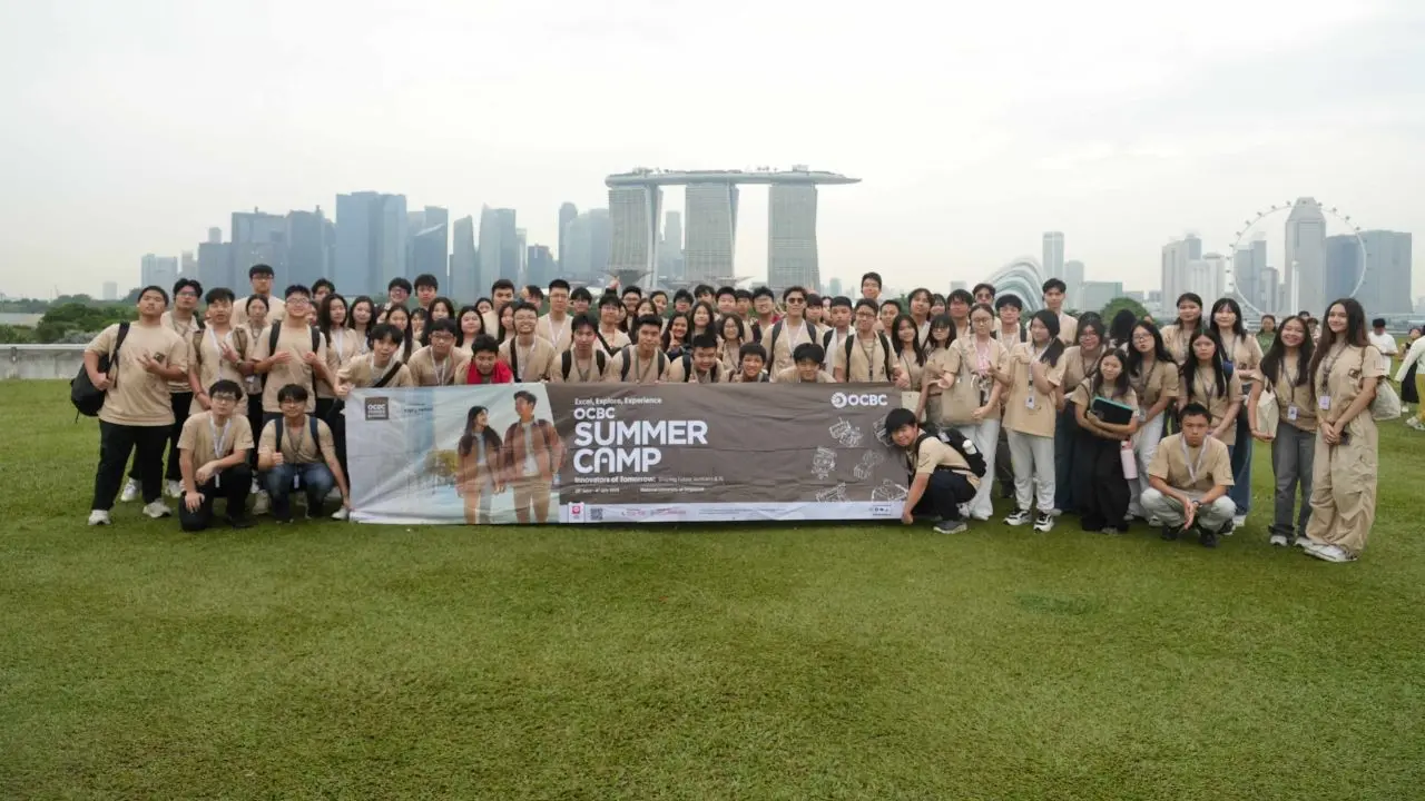 Generasi Muda Indonesia Ikuti OCBC Summer Camp 2025, Belajar Inovasi ...